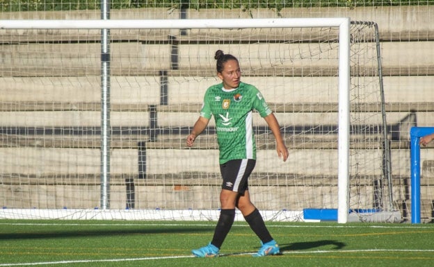 María Jesús Becerra y Angie Castañeda renuevan con el Cacereño Femenino ...