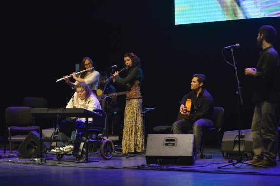 Alba Guzmán logra reunir a decenas de personas | Hoy